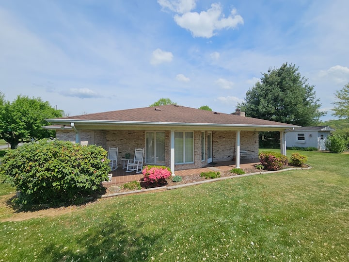 Entire House - Center Of The Tri-cities - Blountville, TN