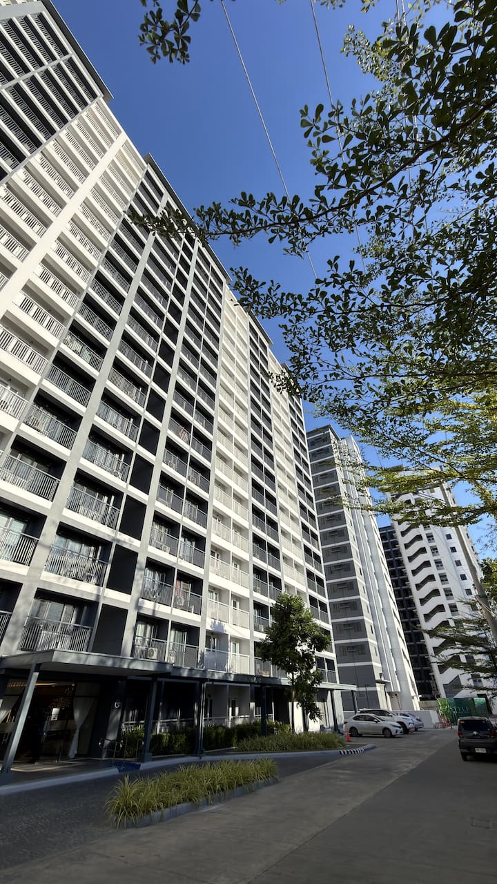 1br Unit W/ Balcony-smdc | Lanaya Scapes - Iloilo City