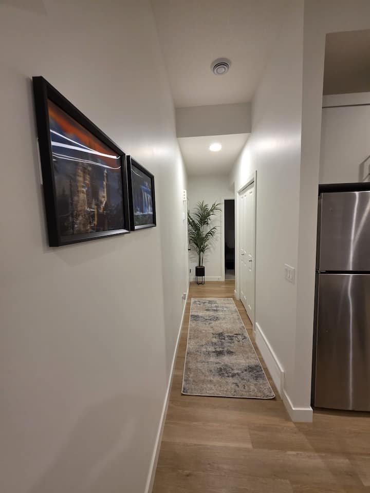 Stylish 1-bed In Edmonton|comfort Plus Convenience - Canada