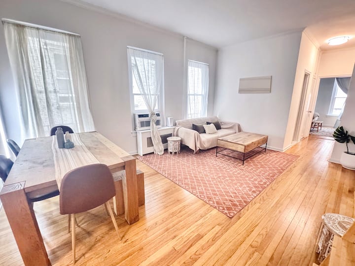Boutique 2 Bedrooms Apartment Prime Location - 