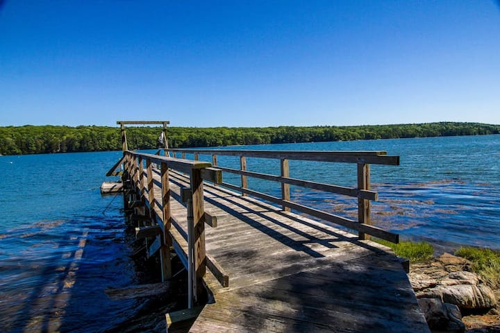 Large 2br Oceanfront | Dock | Deck - Bath, ME