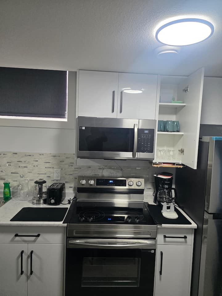 Meekky's Haven, Let Us Be Your Heart's Delight. - Saskatoon