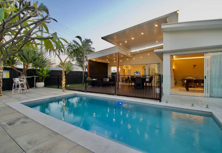 Coastal Haven | Pool Nights & Beach Access Awaits! - Mooloolaba