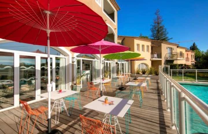 Studio Lumineux Sur Piscine Idéalement Situé - Mougins