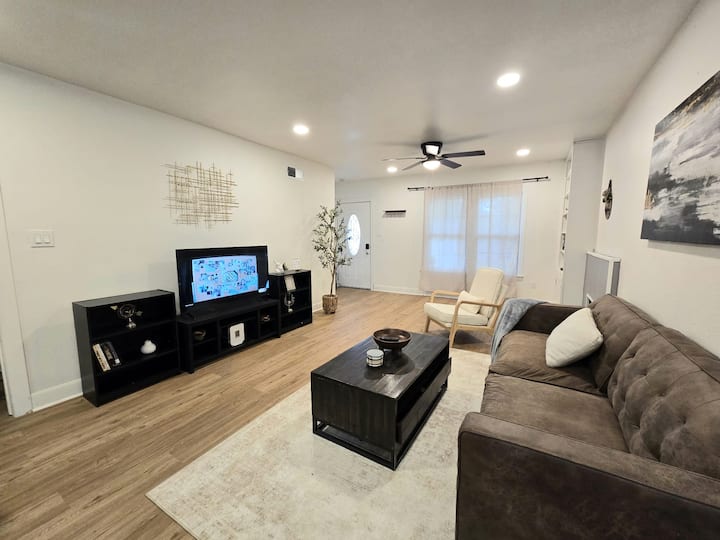 Renovated Modern Stay For Large Groups | Sleep 12+ - Abilene, TX