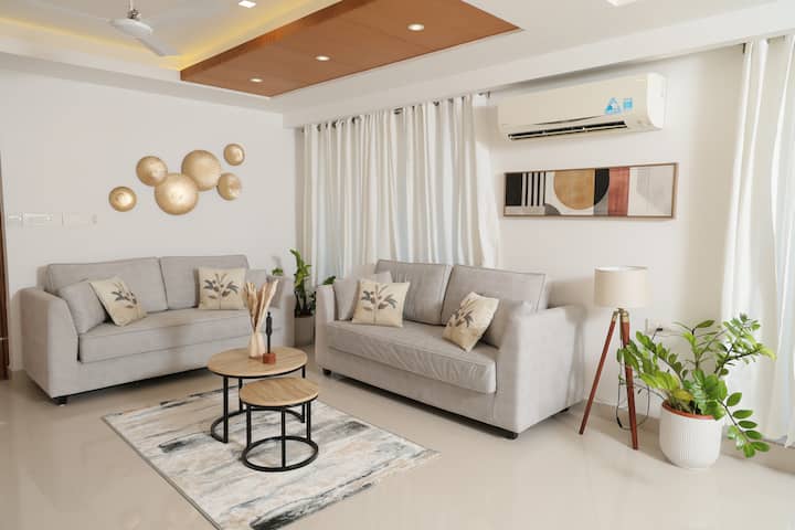 Spacious 2bhk Apt W/ Full Length Balcony+sofa Bed - Thrissur