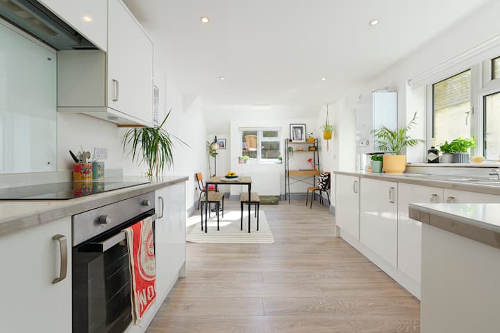 Garden Apartment Close To Folkestone Station &Town - Folkestone
