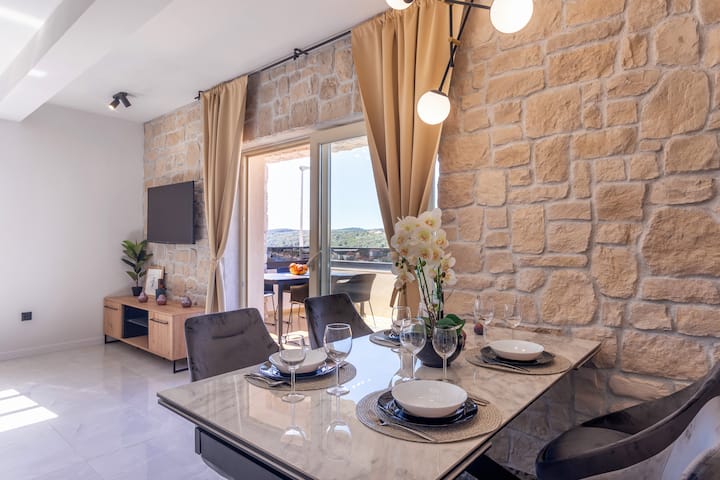 Teona Luxury Apartment With Jacuzzi - Sali