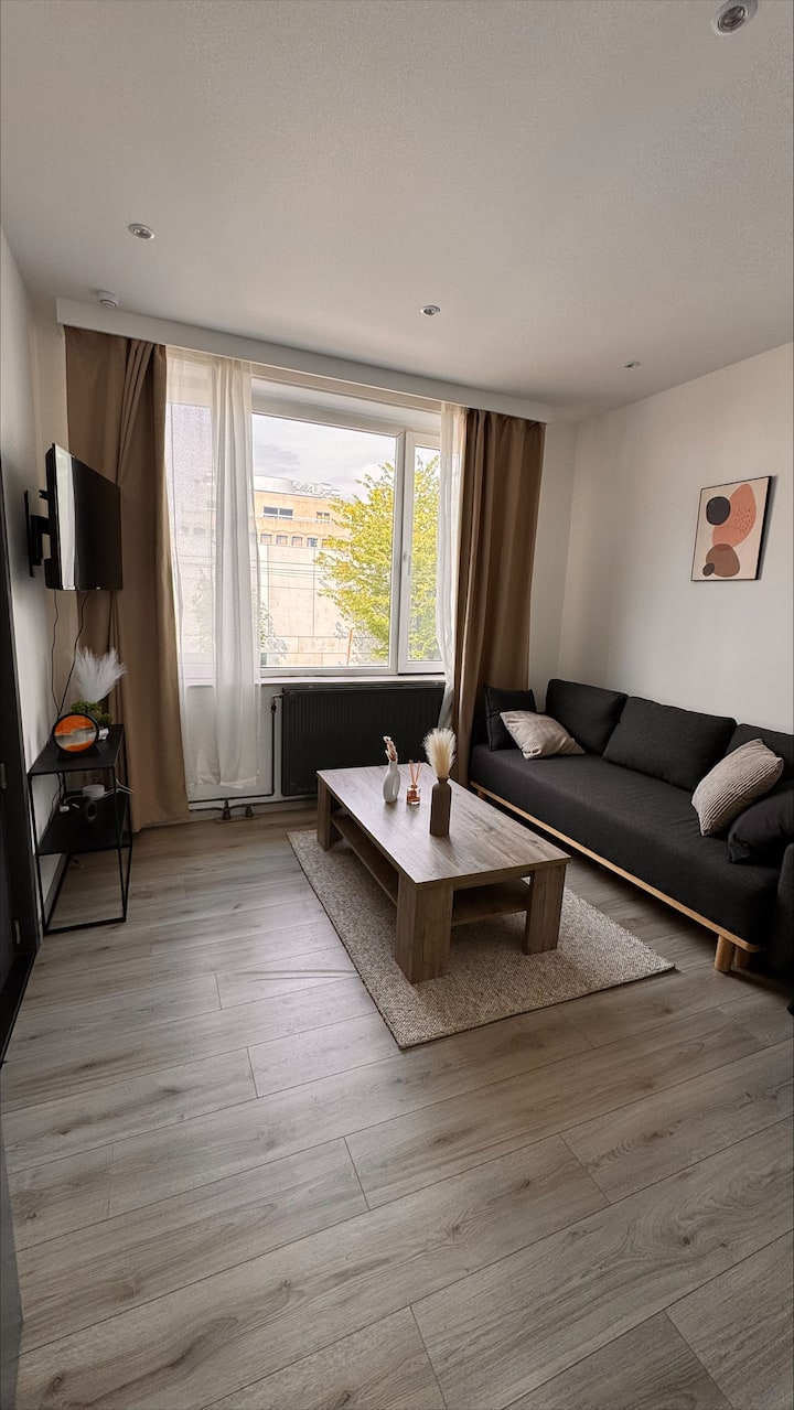 T2 Neuf Quartier Calme Central Et Transport Devant - Anderlecht