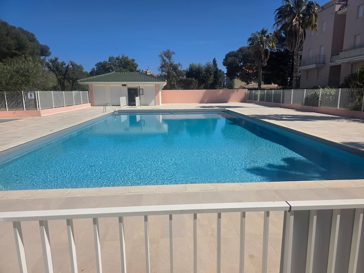 Appartement Climatisé Avec Piscine Proche Calanque - Fréjus