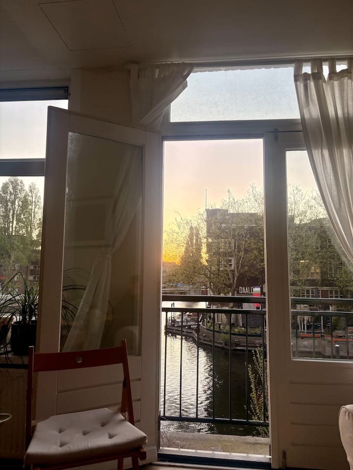 Amsterdam Canal Gem - Amsterdam