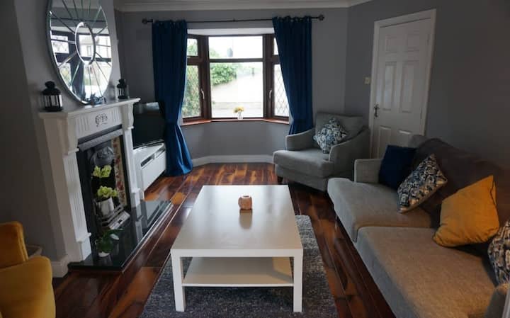 Comfortable & Cozy - 3 Bed House - Monthly Stays - Limerick