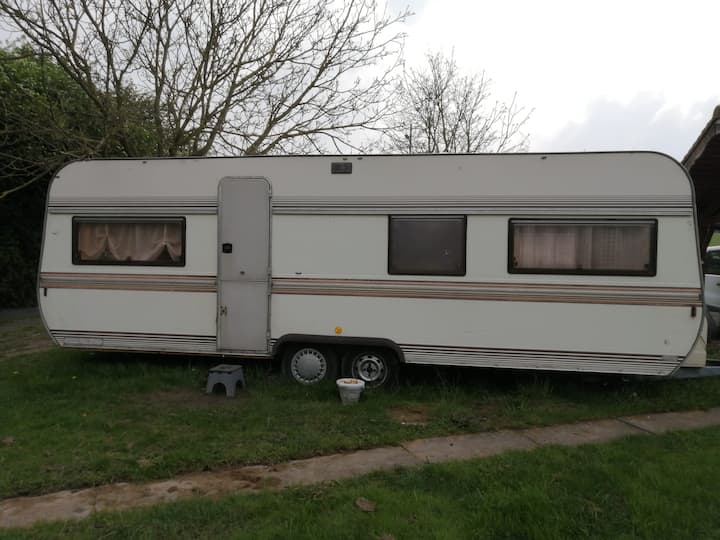 Caravane Au Bord D'un éTang De Pêche - Saint-Pol-sur-Ternoise