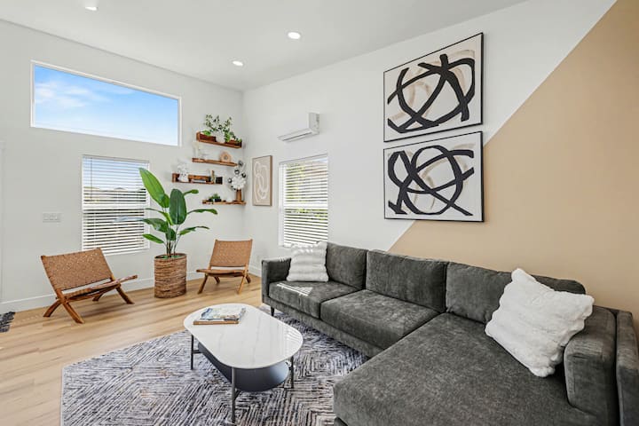 The Hillside House | Wine Country Retreat - Vallejo, CA