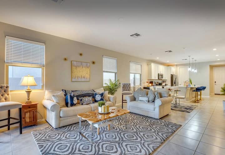 Luxury Meets Peace | Elegant 3br Near Tesla - Casa Grande, AZ