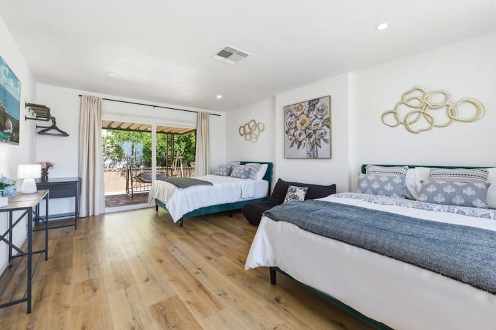 6bd/9beds/3ba/2 Kitchens/single-story/claremont/la - La Verne, CA