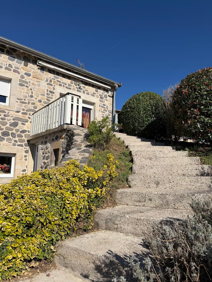 Petite Villa à La Campagne - 6 Personnes - Le Puy-en-Velay