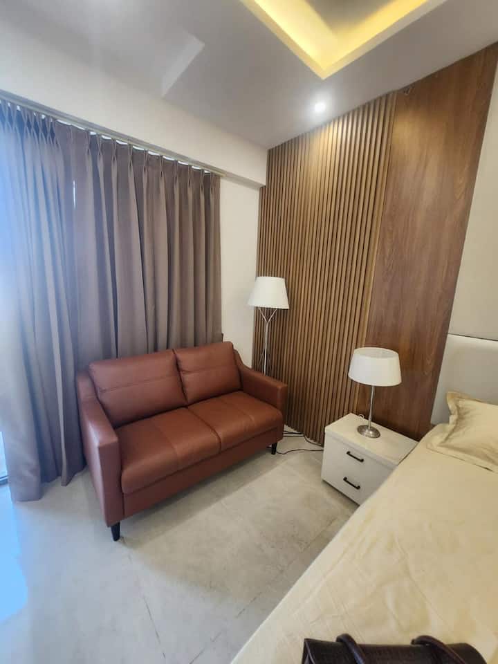 Modern Studio In Omaxe Hazratganj, Lucknow - Lucknow