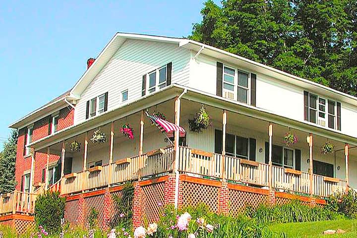 Romantic Stay Near Swallow Falls Md - Oakland, MD