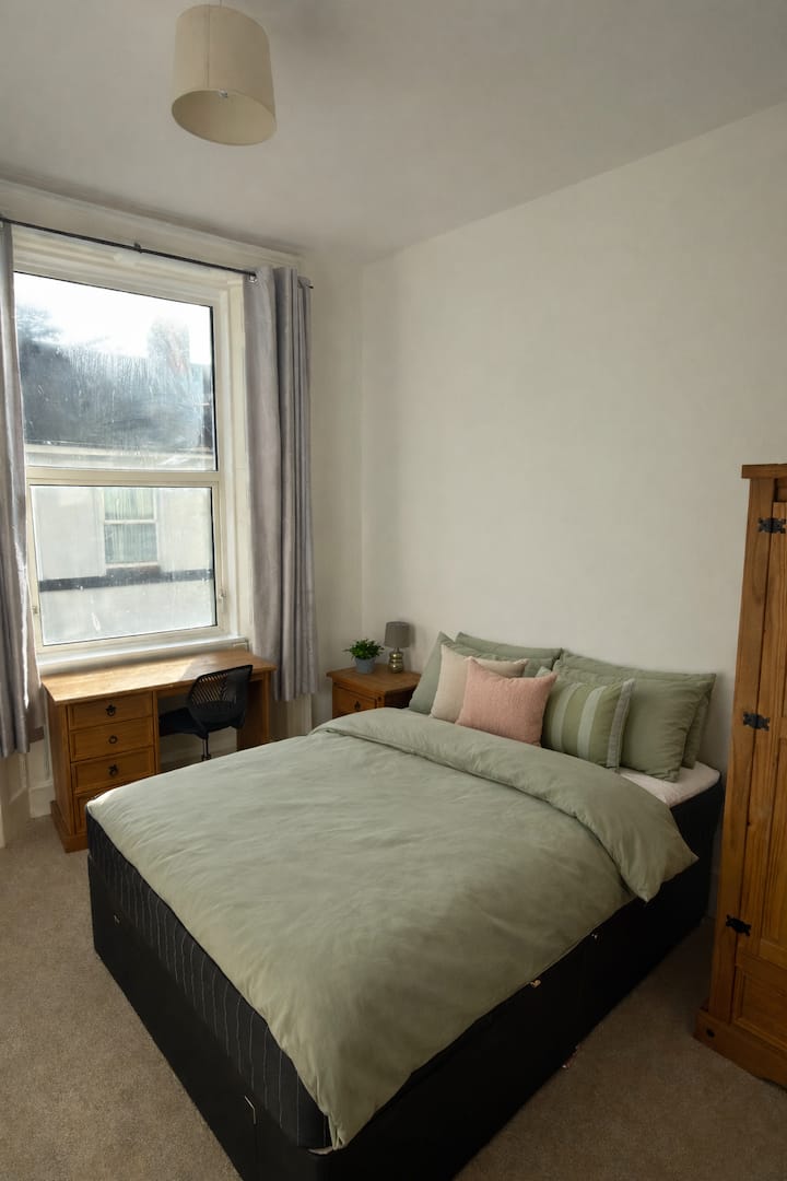 Spacious House In Plymouth City Centre - Plymouth