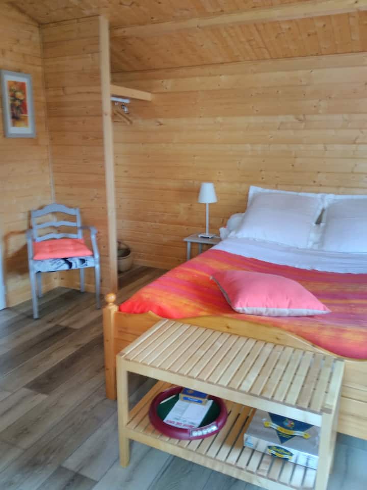 Chambre D'hôtes Dans Un Chalet Indépendant. - Ouistreham