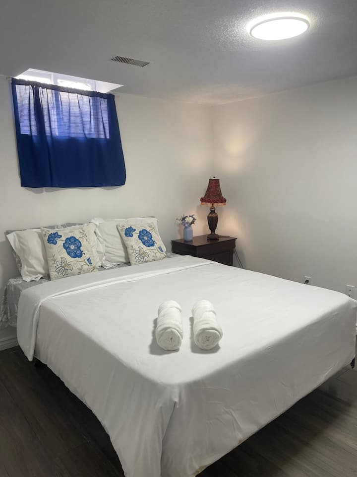 Central Mississauga 2br, Private Parking, Sleeps 5 - Brampton