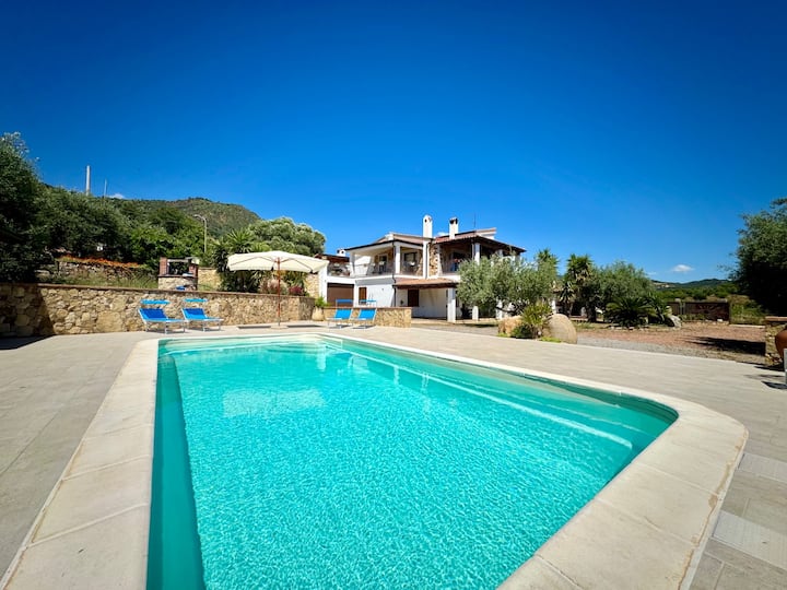 "Paradise Villa With Pool 1" - Bari Sardo