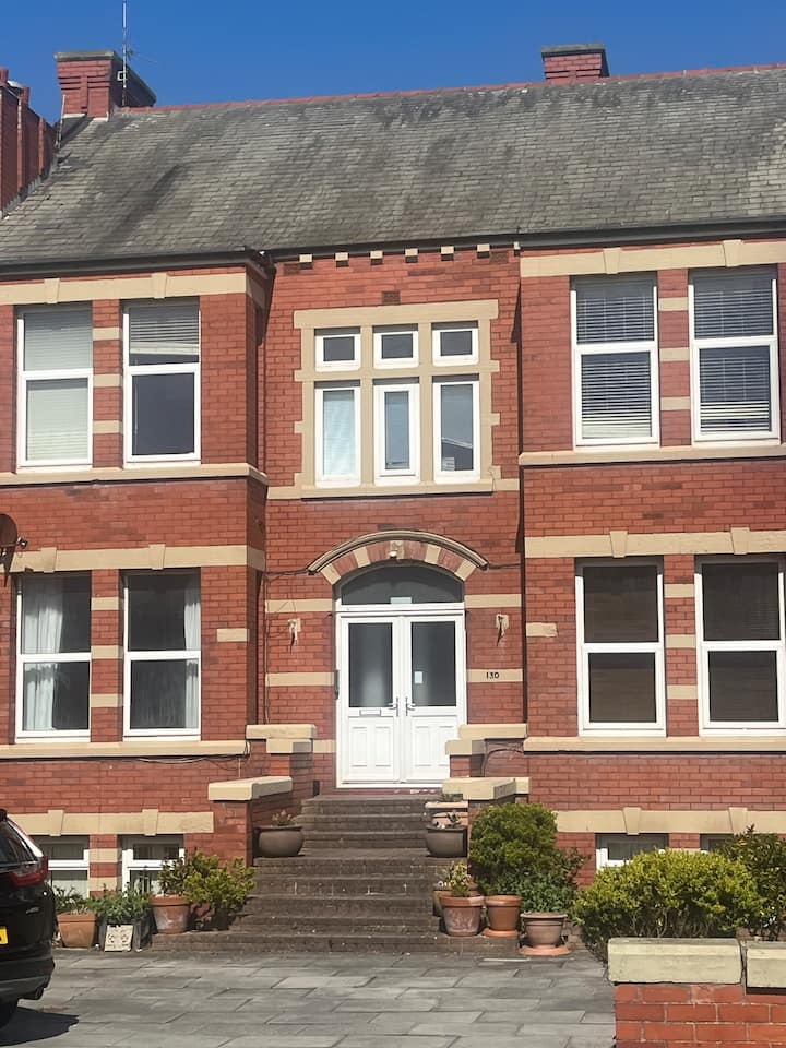 The Open Beautiful Spacious 3 Bedroom Apartment - Southport