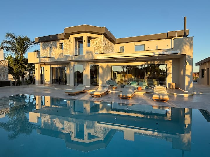 Luxury Villa | Private Spa & Grand Piano - Protaras
