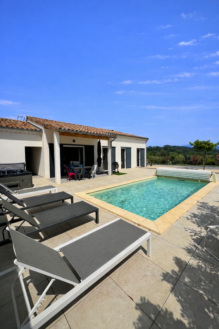 Villa 4* 6 Personne à Louer Joyeuse-ardèche - Joyeuse