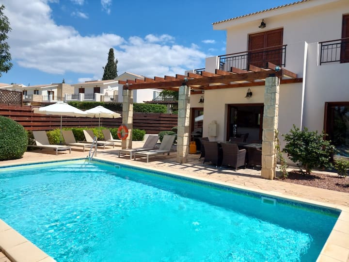 Aphrodite Hills Rentals - 3 Bedroom Junior Villa - Куклиа