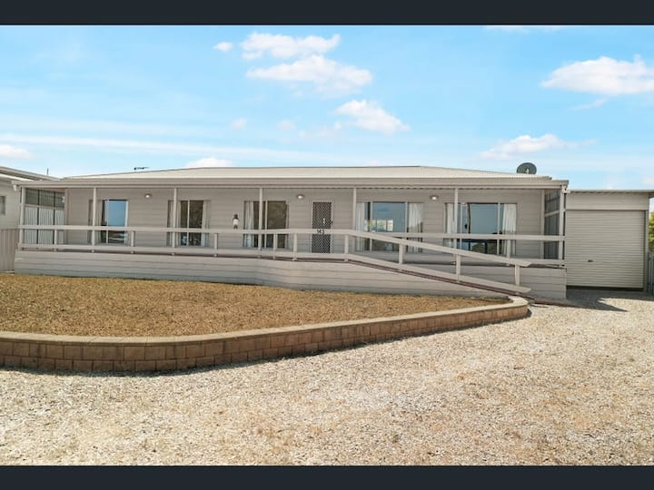 The Crab Shack - Beachfront Stay - Dublin, Australia