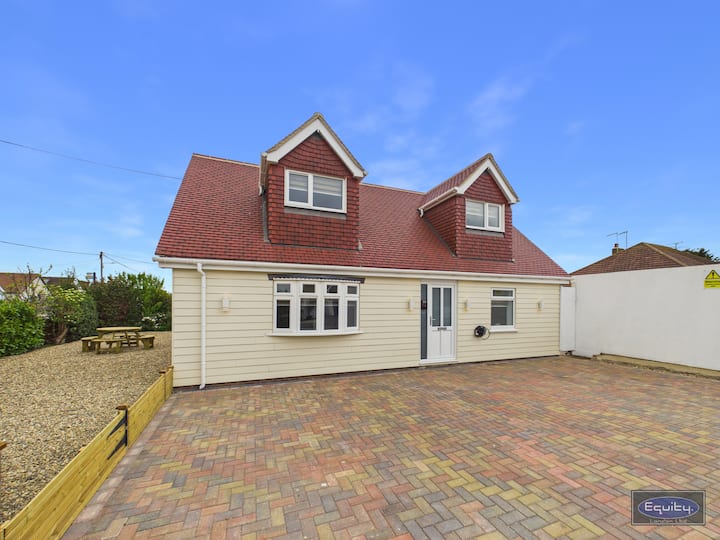 Stunning 4 Bedroom House Newly Renovated For 2026 - ウィスタブル