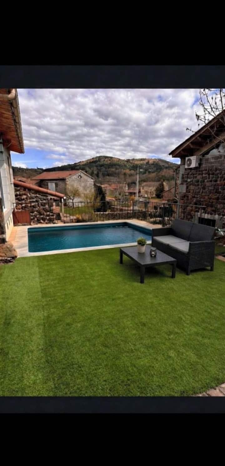 Charmante Maison Avec Piscine Proche Puy-en-velay - Haute-Loire
