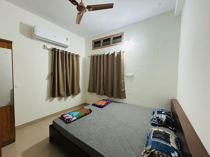 Spacious Family Home Near Airport Road Hubli - Hubli