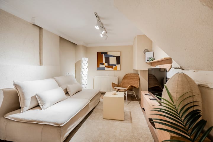 Modern Loft Living 2-level Stay In Alsancak - Bornova