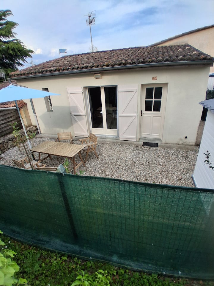 Maisonnette Tout Confort Avec Jardinet - Vérac
