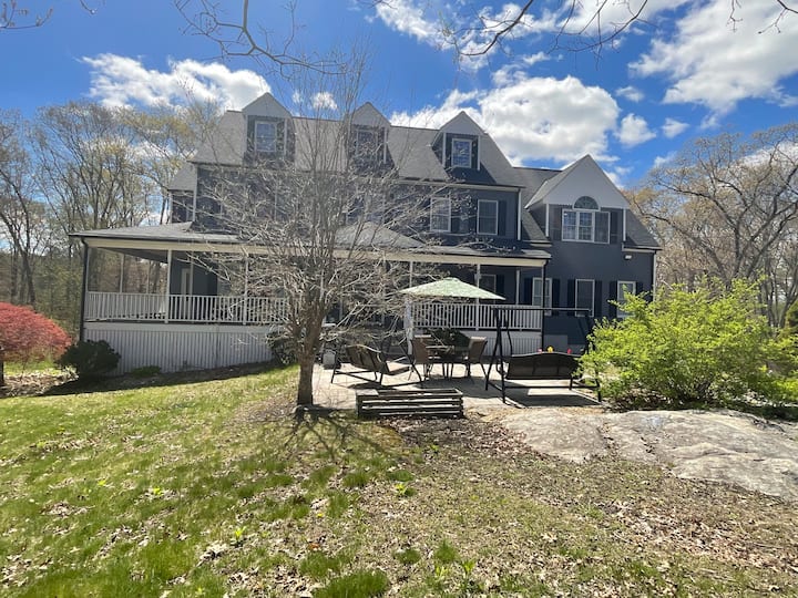 20 Mins From The World Cup - Sleeps 24 People! - Bellingham, MA