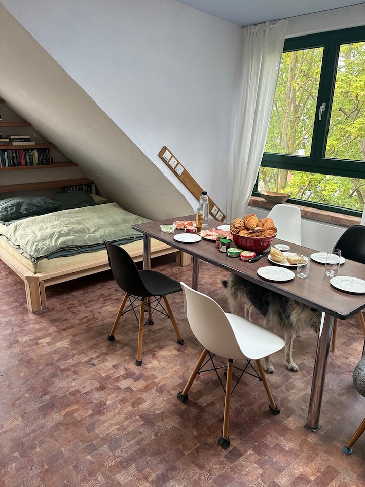 Gemütliches Dachapartment Mit Grünblick, Messenähe - Cologne