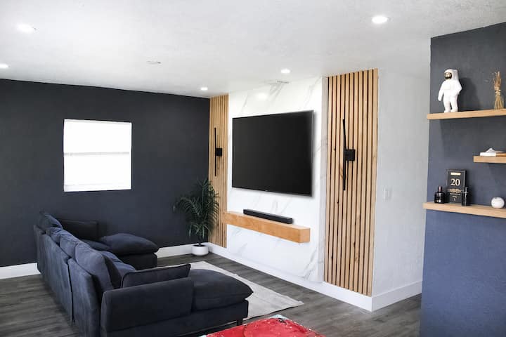 6420 Near Hard Rock Stadium - Miramar, FL