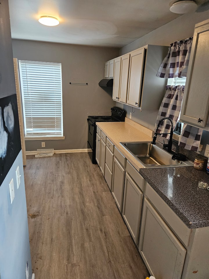 Entire Home In Dover, De/close To Raceway/casino - Dover, DE