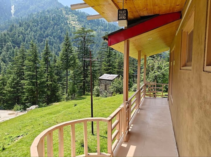 Luxury Wooden Duplex Cabin | 360 Degree View - Jibhi