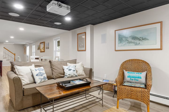Marsh View 4 You: Spacious Retreat, Near Beach - Dennis, MA