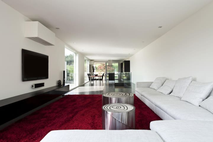 Modern City Apartment With Balcony - Hinterzarten