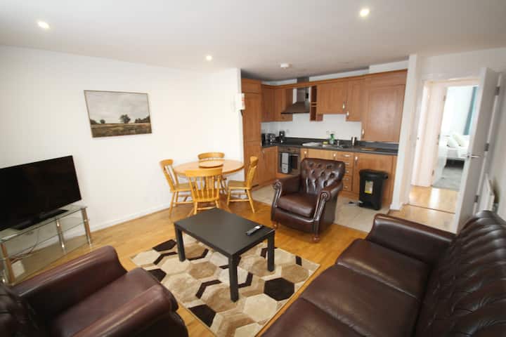 Bath Road Place – 2-bedroom Maisonette Heathrow - Hounslow