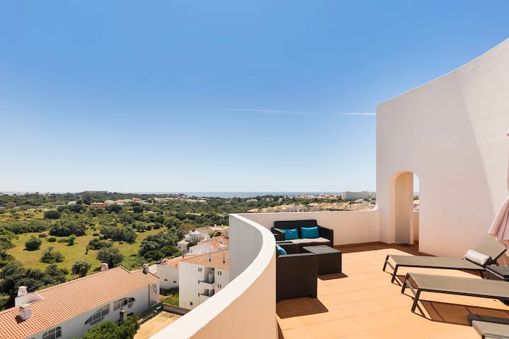 Spacious Apartment With 360º Sea Views - Albufeira