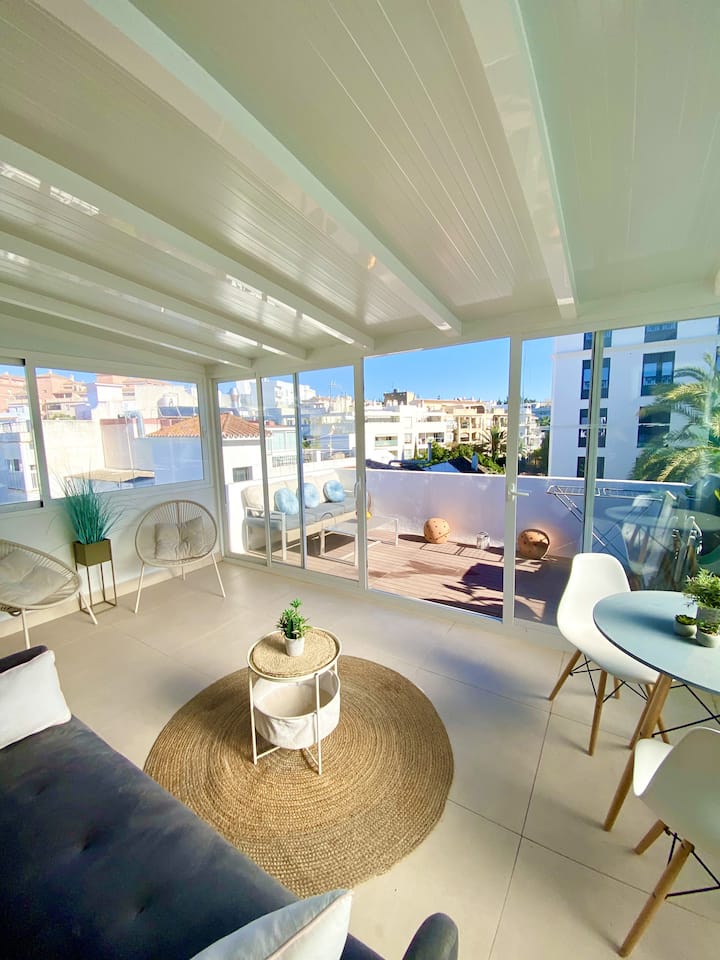 Estepona Gem: Private Terrace & Prime Location - Estepona