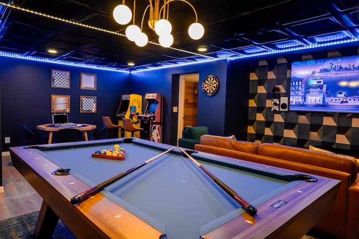 Slps 15, Hot Tub, Sauna & Game Room - Gateway Flx - Tully Lake, Tully