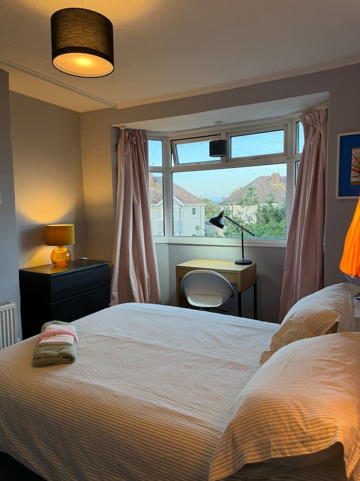 Private En - Suite + Parking & Fridge (No Kitchen) - Filton