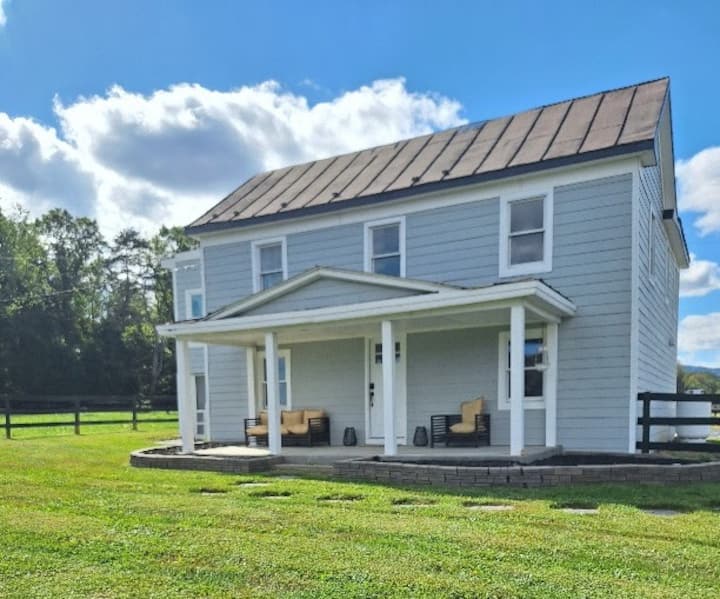 Farm Stay Near Skyline, Blue Ridge Views, Sleeps 6 - Front Royal, VA